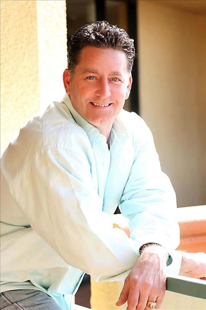 Romance Scammer: MODEL MARC MACLEOD PART I - FraudsWatch.com