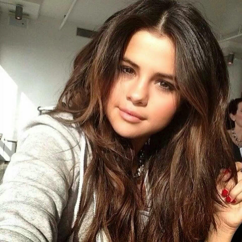 Selena-Gomez-18-2 - FraudsWatch